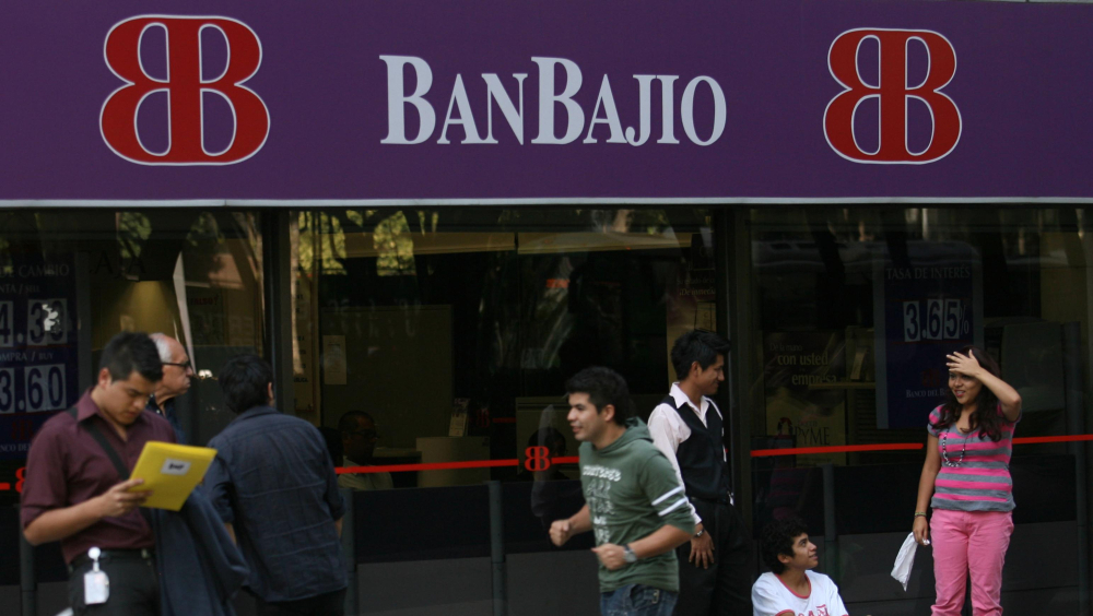 Banco Azteca y Banbajío compartirán cajeros automáticos