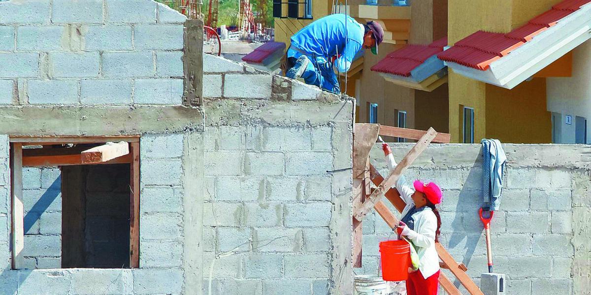 Mujeres que levantan muros: ellas dominan la autoconstrucción de ...