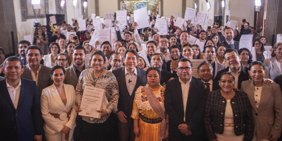 Mario Delgado: Entrega SEP más de 3 mil 800 reconocimientos a docentes ...