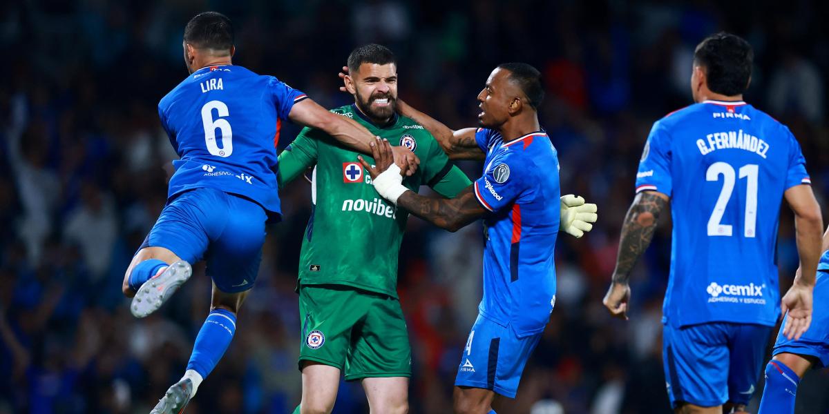 Cruz Azul supera susto con Chivas y va a semifinales