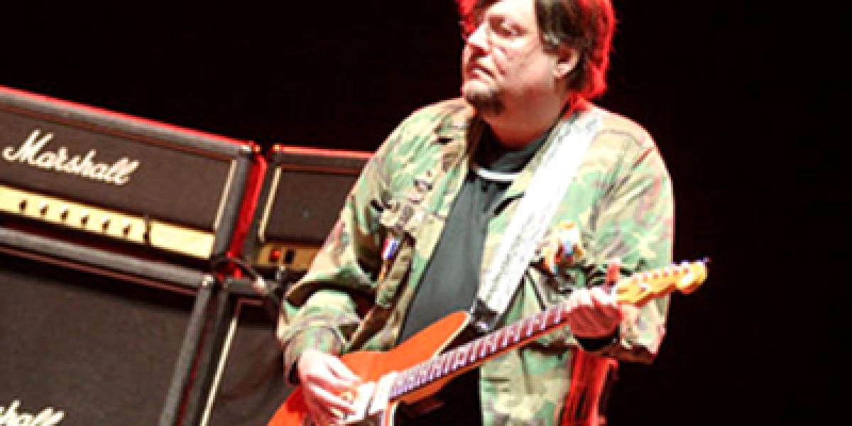 Muere Ron Asheton, guitarrista de The Stooges