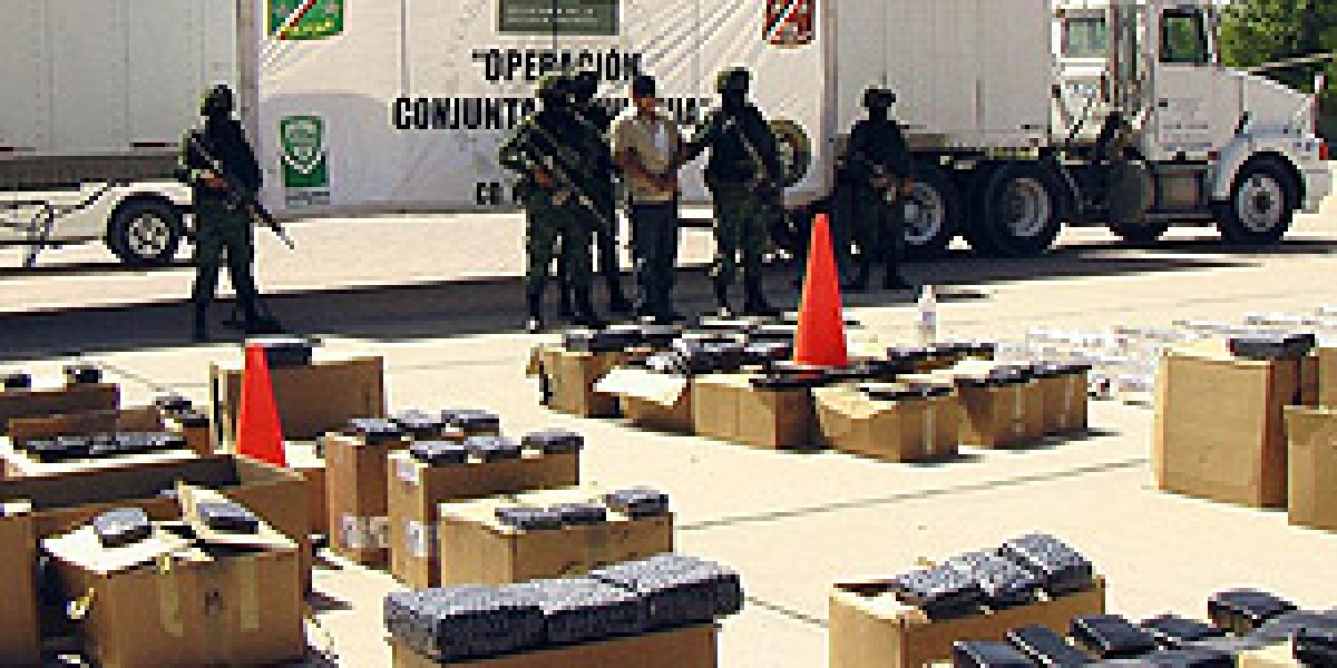 Narco asedia negocios de multinacionales en México