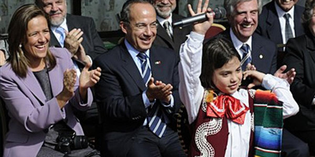Calderón se avienta el Rey
