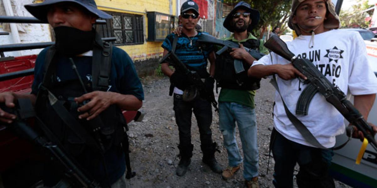 Situación de autodefensas corresponde al gobierno