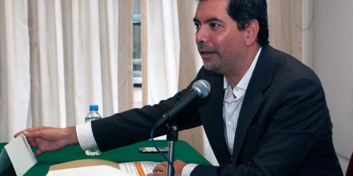 Édgar Amador, con órden de arresto