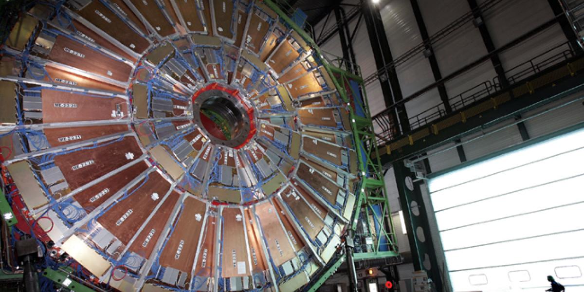 Planean colisionador siete veces más potente
