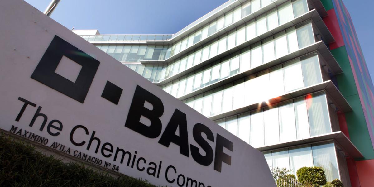 BASF comprará negocios de semillas y herbicidas de Bayer