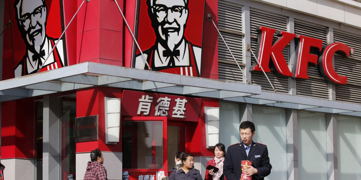 KFC cierra 700 restaurantes este lunes por falta de pollo