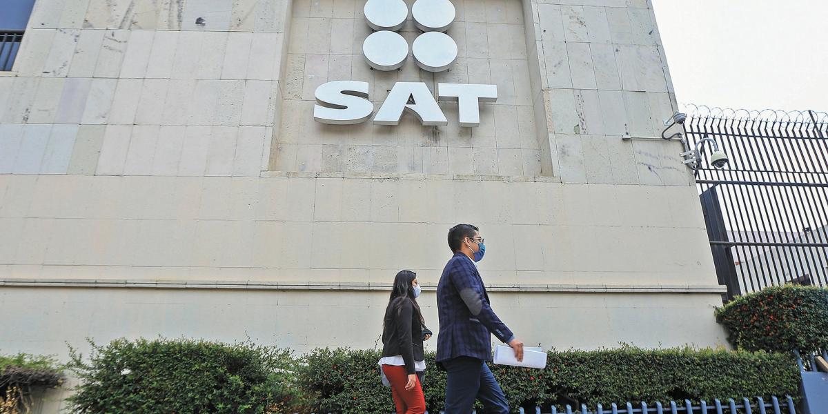 El SAT multará omisiones y errores en facturas El SAT multará omisiones y errores en facturas