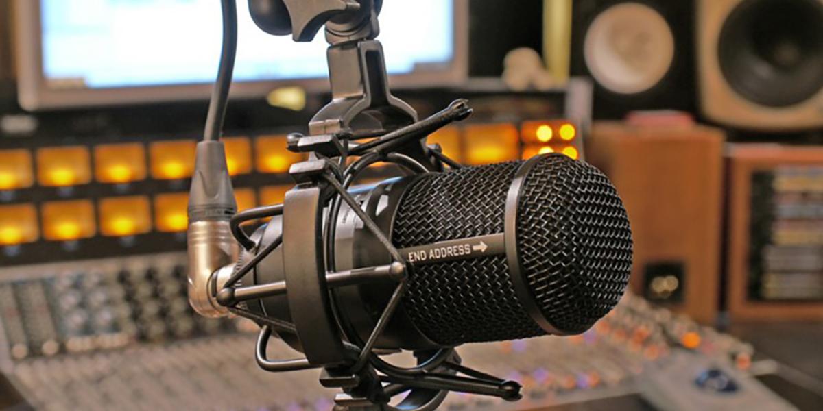 CRT descarta una licitación de radio y TV comercial en 2026