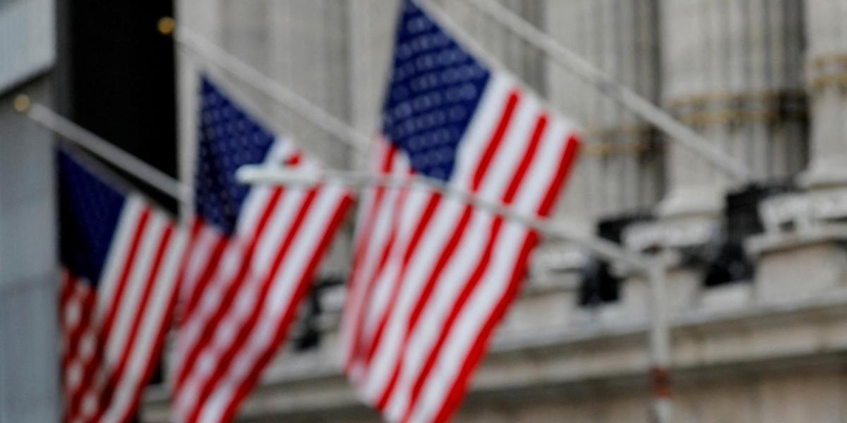 Economía de EU se contrajo en segundo trimestre, pero no hay señales de ...