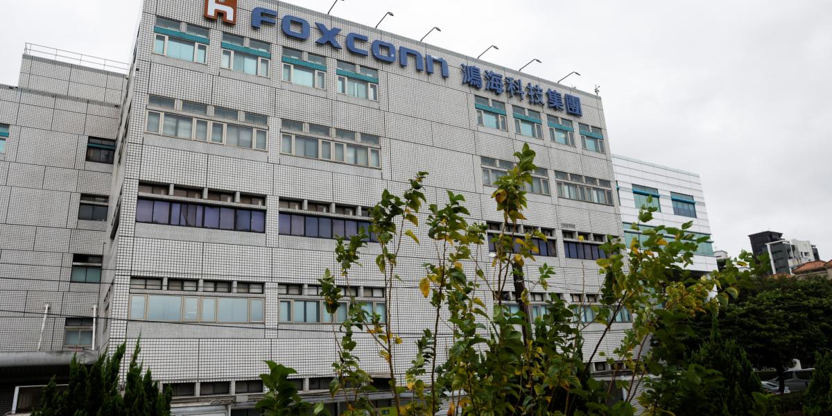 Foxconn confirma violentas protestas en la mayor fábrica del iPhone de ...