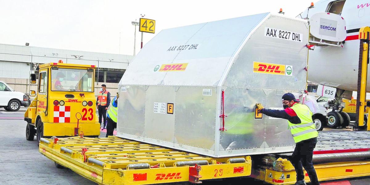 AMLO: buscaremos consenso para sacar operaciones de carga del AICM