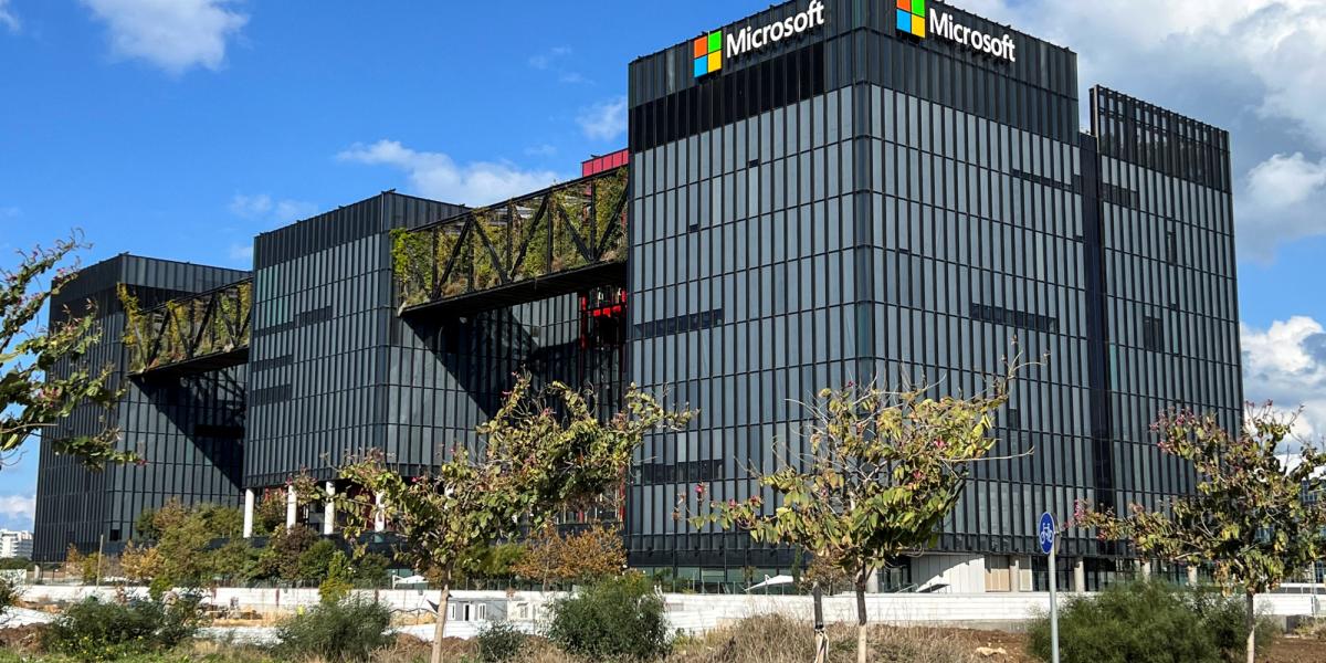 Microsoft invertirá más en OpenAI en medio de intensificación de la ...