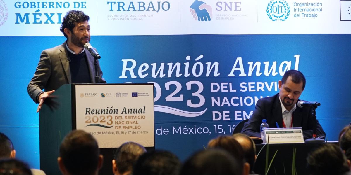 Colocar a 397,000 buscadores de trabajo, meta del Servicio Nacional de ...