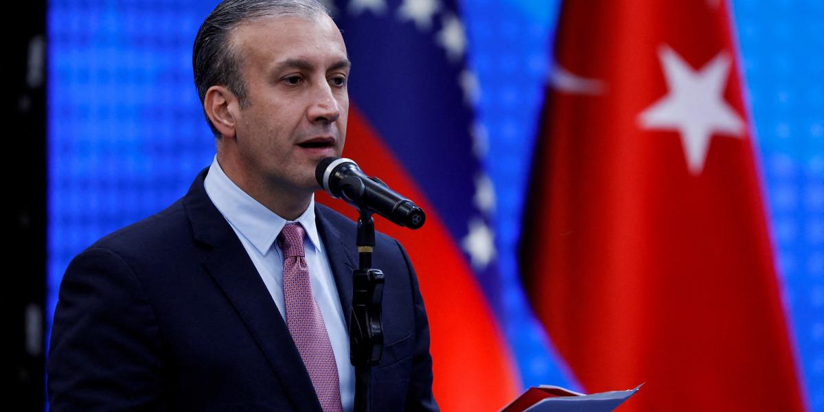 Presidente de Venezuela acepta la renuncia del ministro de Petróleo