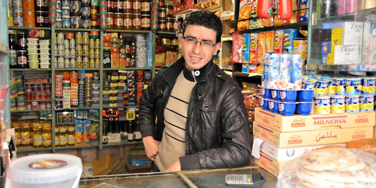 Tienditas luchan por sobrevivir frente a las grandes cadenas