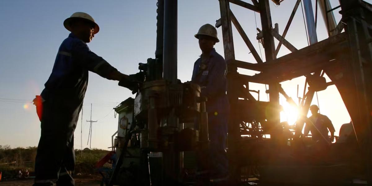 Pemex perfora pozo récord en México, con 8,240 metros de profundidad