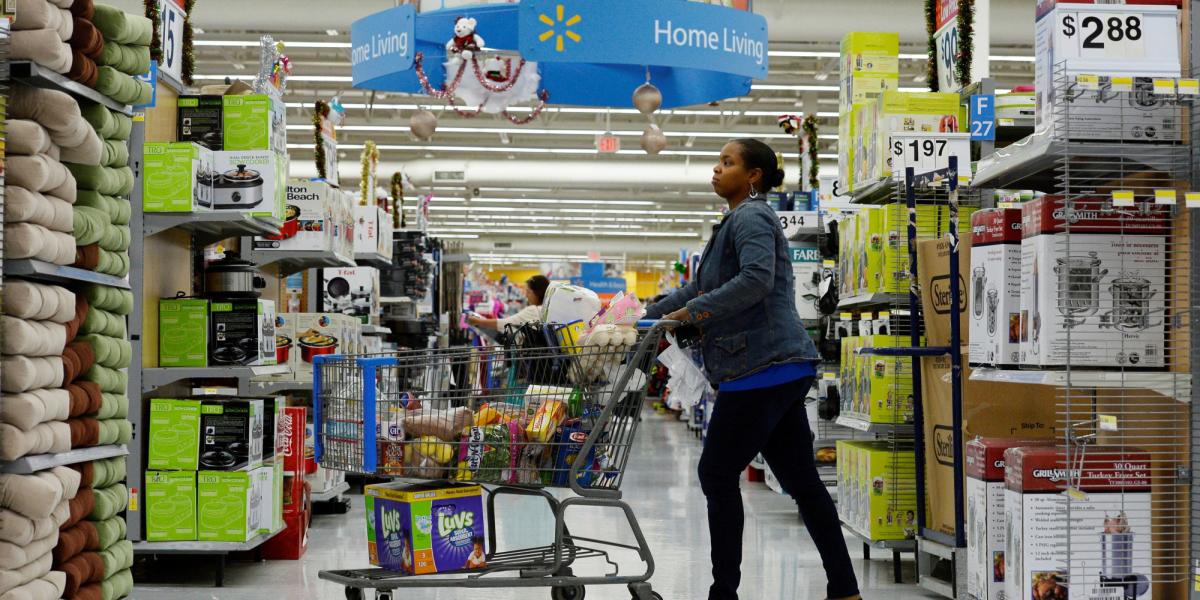 Confianza del consumidor en EU registra el mayor incremento desde 2021