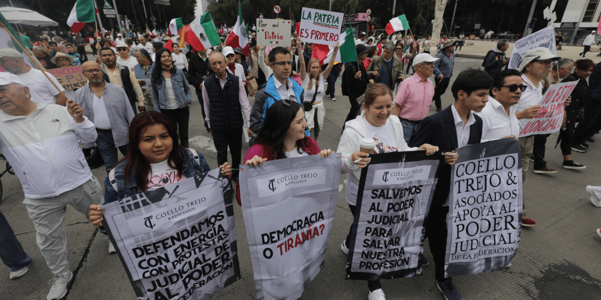 FOTOS: Protesta del Frente Cívico Nacional, estudiantes y jueces contra ...