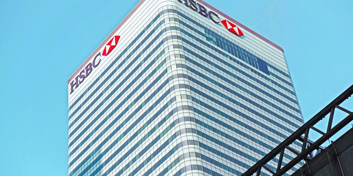 HSBC estudia fusionar su división comercial y de banca de inversión