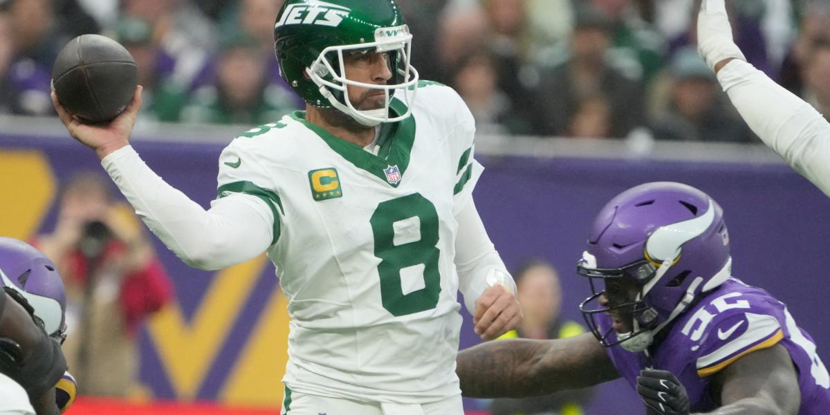 Cuatro décadas de vida no frenan récords de Aaron Rodgers