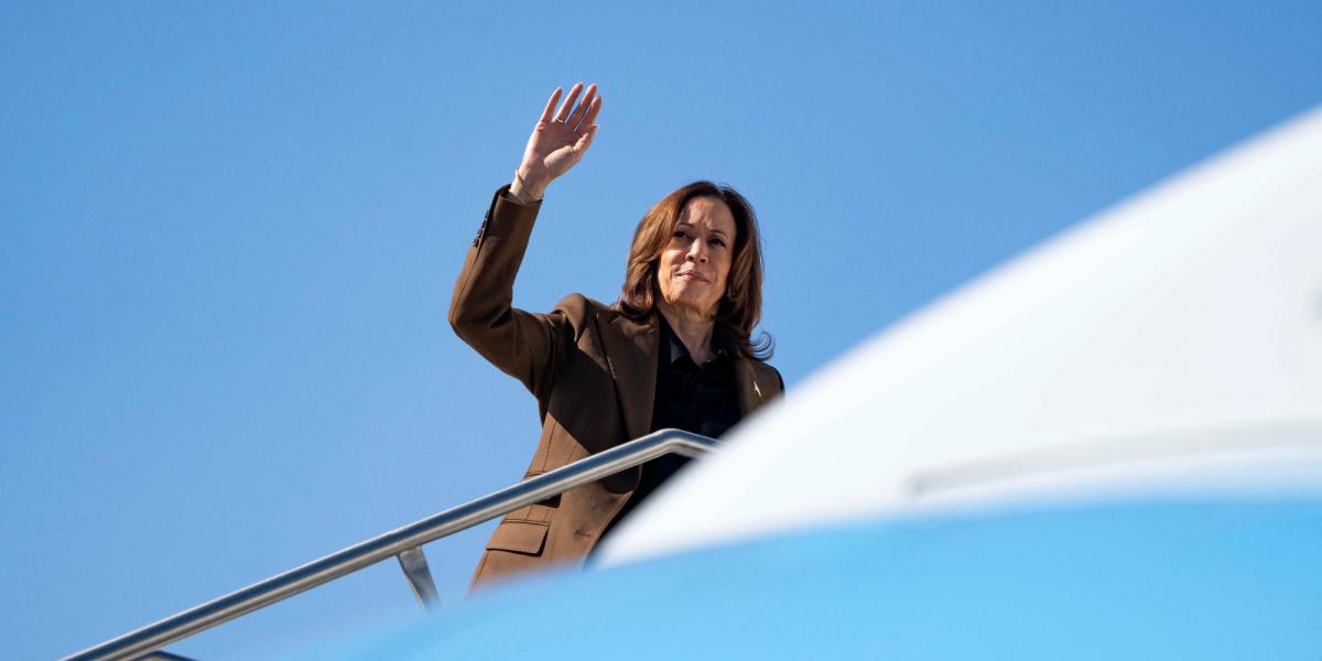 Harris en la portada de Vogue como "candidata de nuestro tiempo"