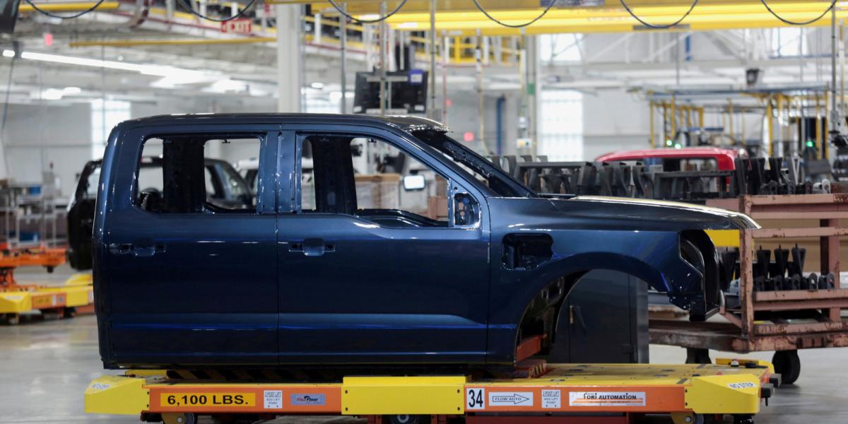 Ford detendrá la producción de sus camionetas F-150 Lightning durante ...