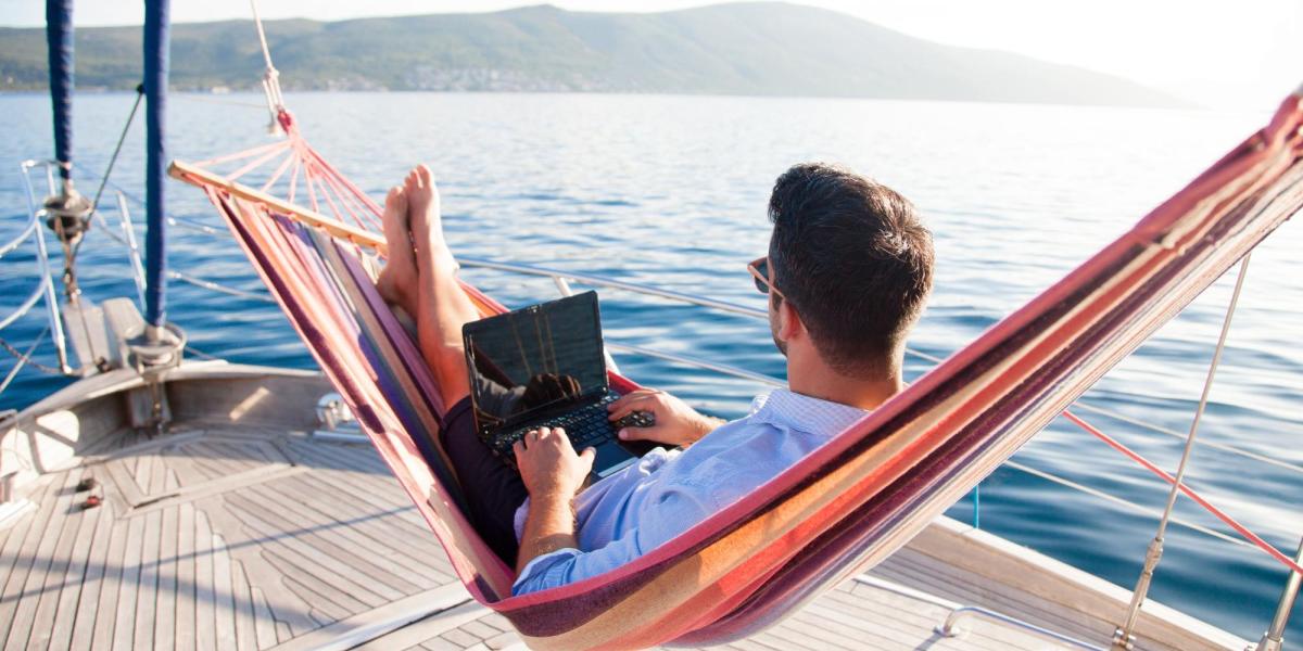 “Estaré pendiente”: 63% toma vacaciones... pero sigue trabajando