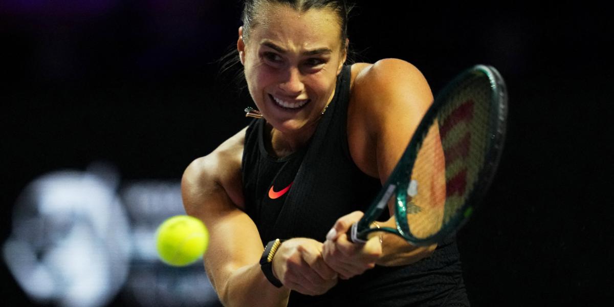 Sabalenka recibe 2025 con nuevo trofeo en Australia