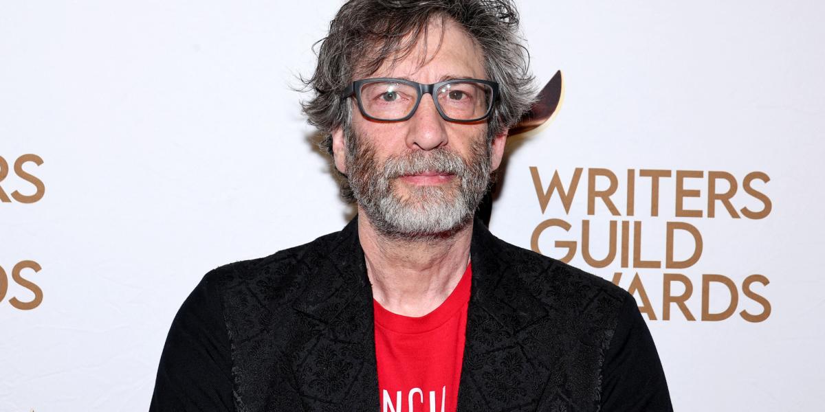 El escritor Neil Gaiman niega acusaciones de violación de varias mujeres