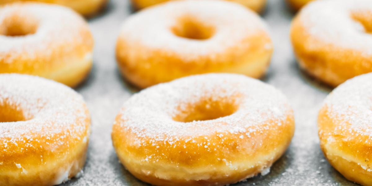 Día de la Dona: receta para hacer donas con azúcar y canela, ¡sin horno!