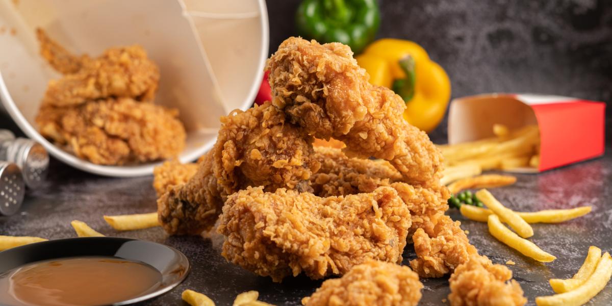 El pollo frito vale 40,000 millones de dólares… y este 6 de julio es su día