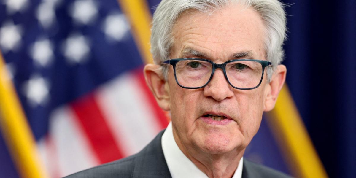 Powell abre la puerta a recorte de tasas apoyándose en mercado laboral