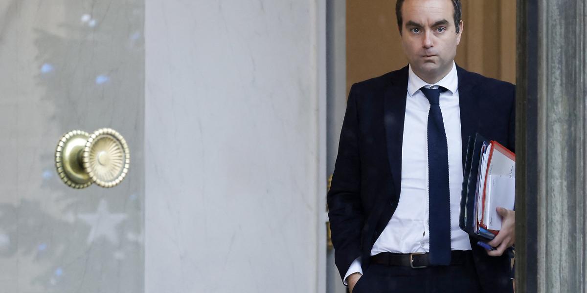 El primer ministro francés, Sébastien Lecornu, dimite horas después de ...