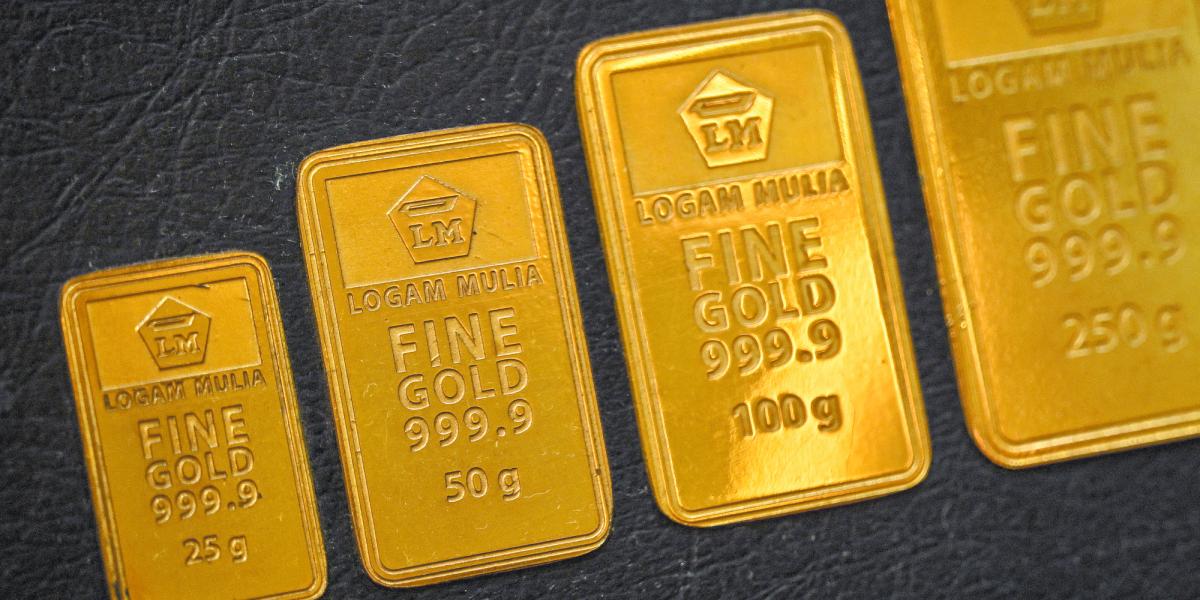 El oro supera los 4,300 dólares y se encamina a su mayor alza semanal desde 2008