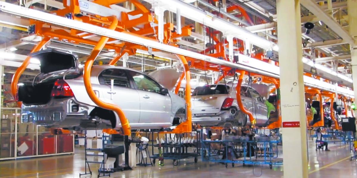 La IED automotriz a México cayó 20% al tercer trimestre del 2025