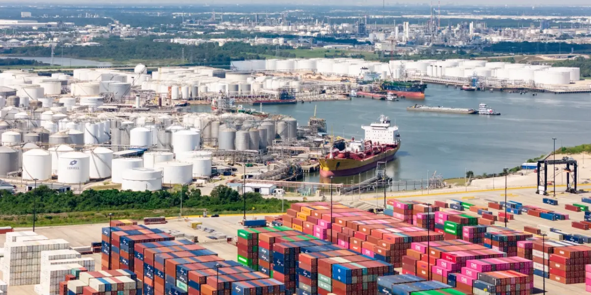 EU persigue a un tercer petrolero cerca de Venezuela