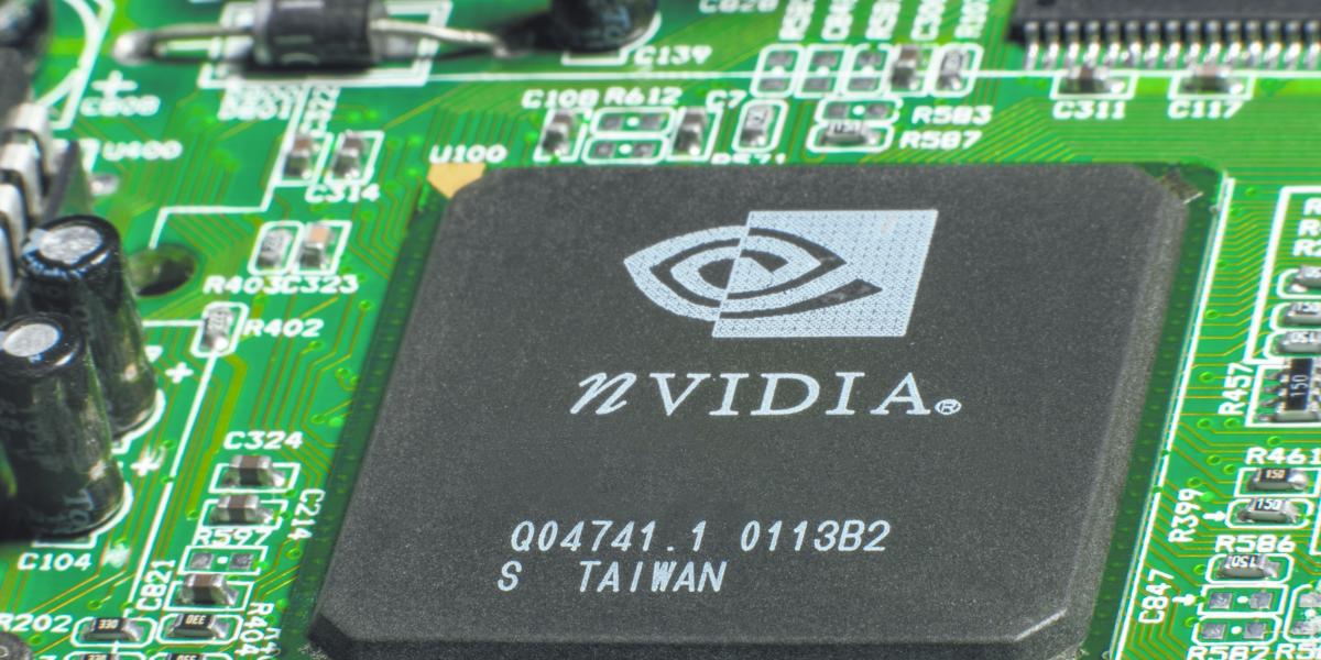 Nvidia ve posible ingresar 1 billón de dólares por chips con IA