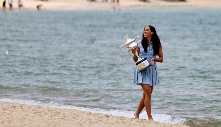 Madison Keys refresca ranking de tenis femenil con trofeo
