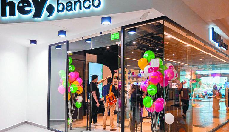 Hey iniciaría operaciones como banco en febrero