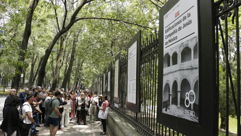 Inauguran en las rejas de Chapultepec exposición alusiva a los 80 años ...