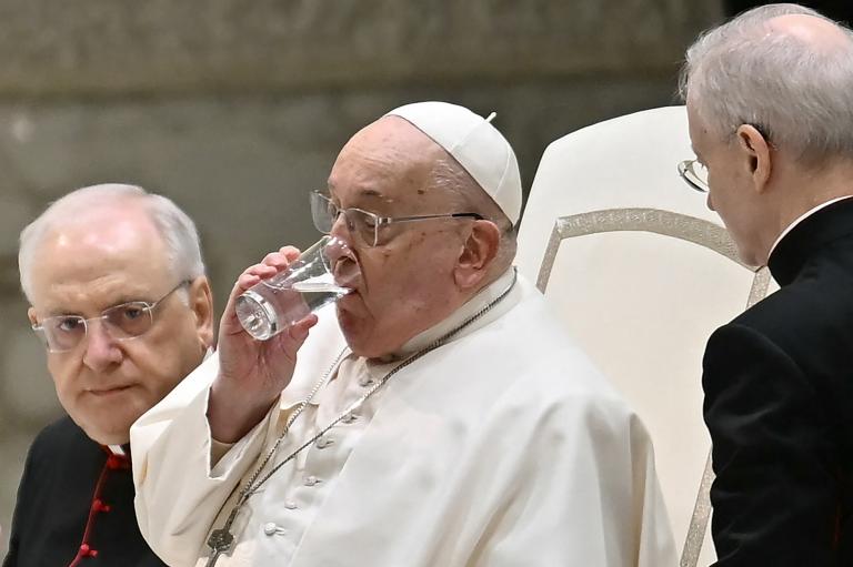 ¿Qué tan grave es la neumonía bilateral que padece el papa Francisco?